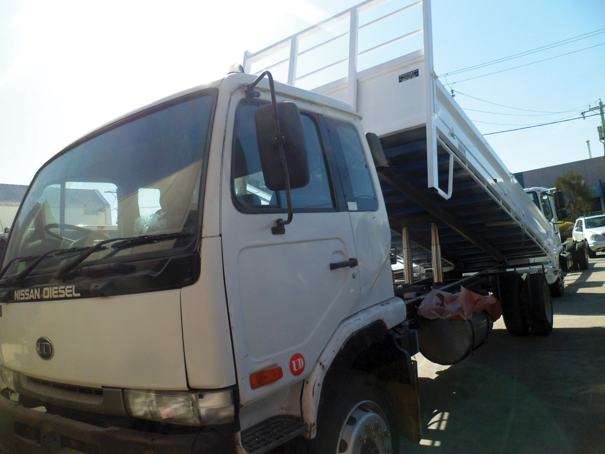 2002 UD NISSAN PK 220 TIPPING TRAY - JTFD4103422 - JUST TRUCKS